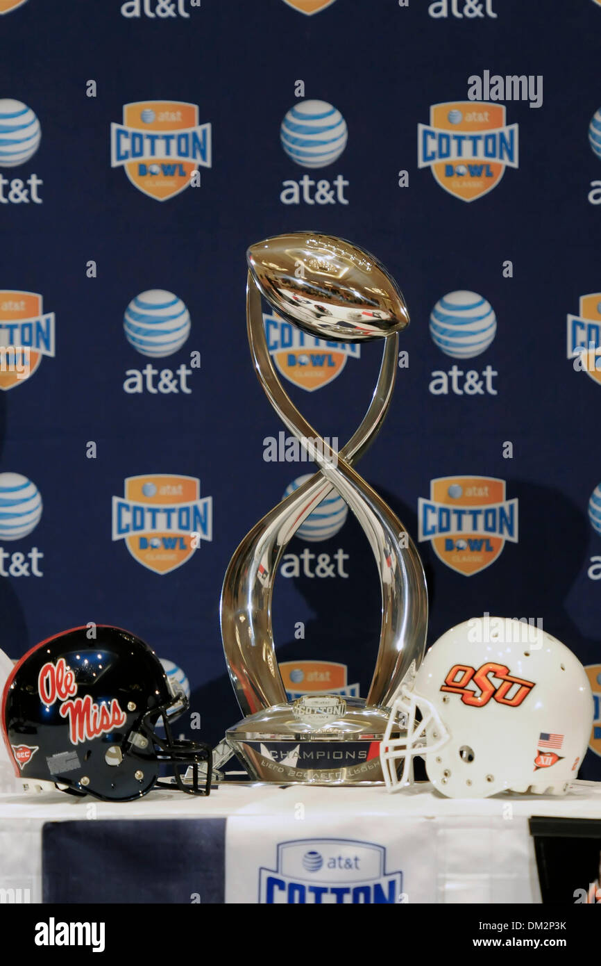 Oklahoma State Head coach Mike Gundy and Ole Miss Head Coach Houston ...