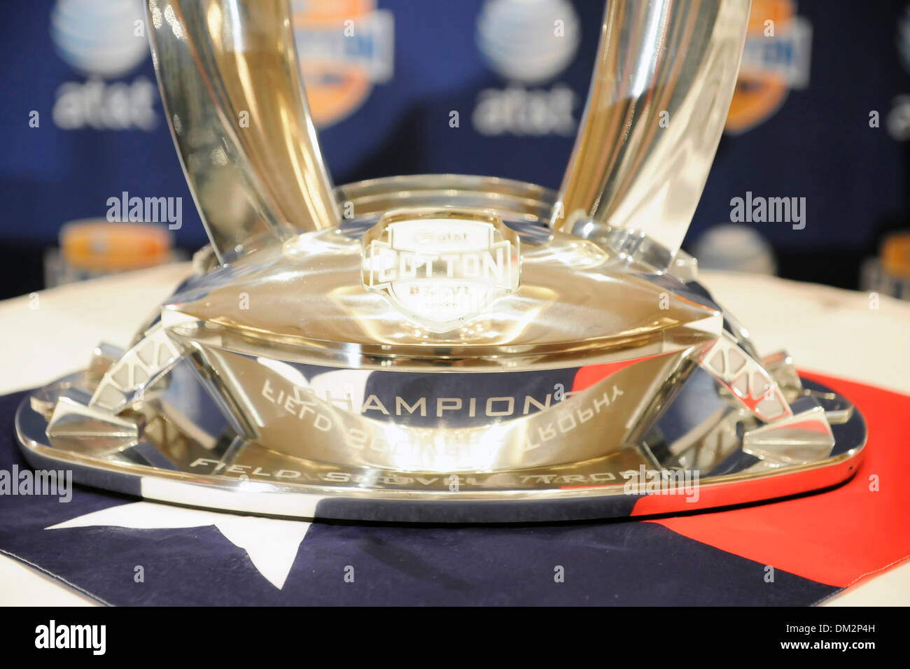 Oklahoma State Head coach Mike Gundy and Ole Miss Head Coach Houston ...