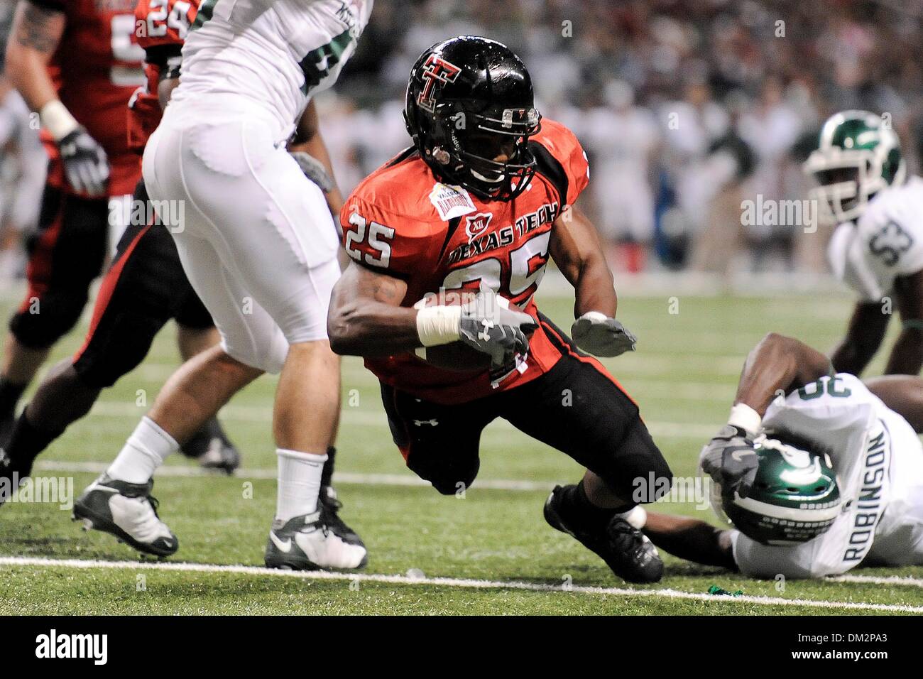 Texas Tech RB Baron Batch (25) powers into the end zone in the first ...