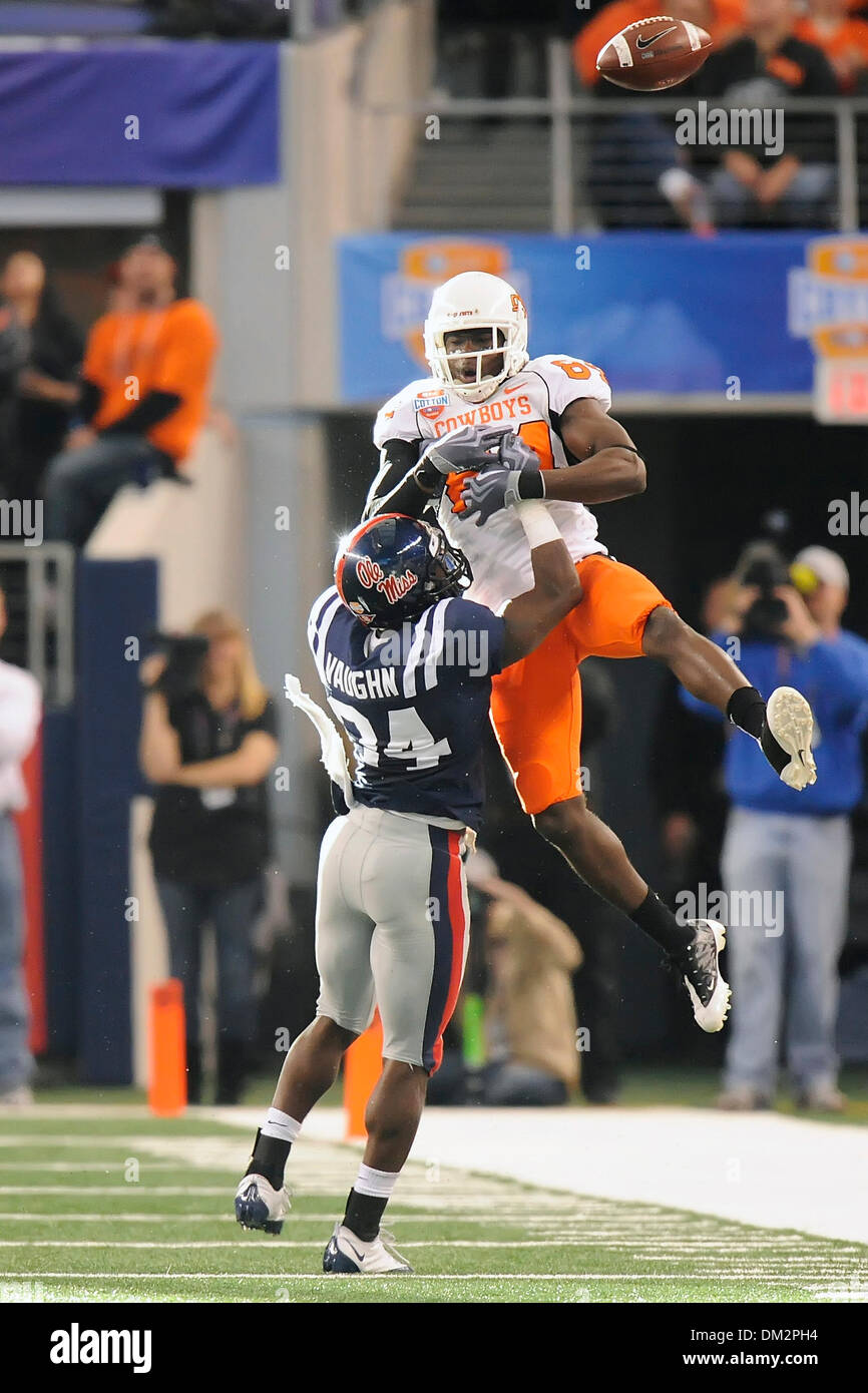 Mississippi cornerback Cassius Vaughn (24) defends against Oklahoma ...