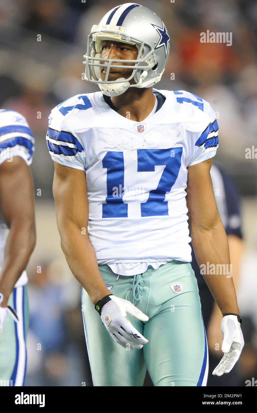 Dallas Cowboys wide receiver Sam Hurd (17) warms up prior to the NFL ...
