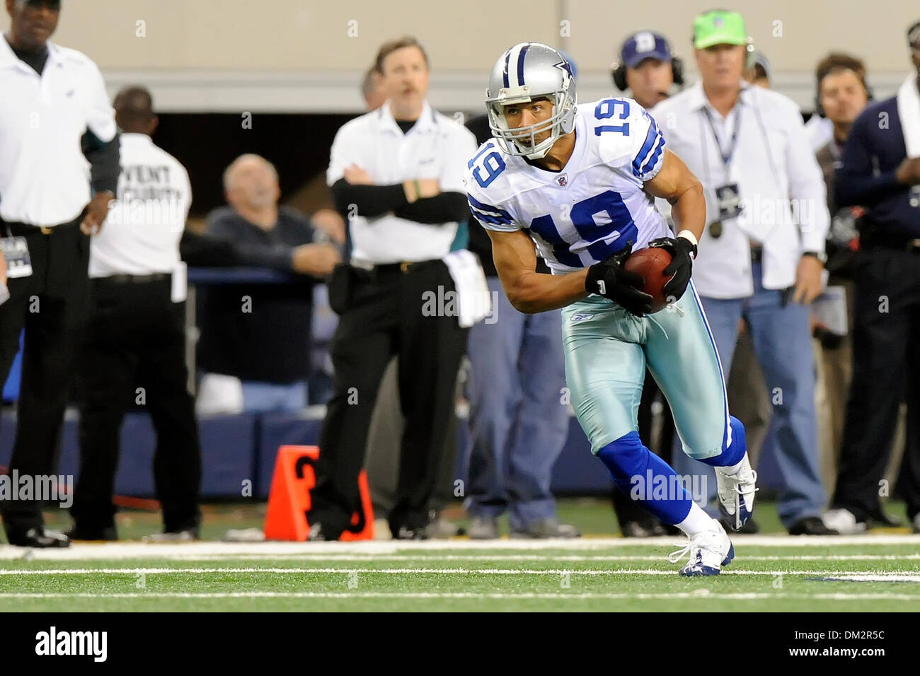 Dallas Cowboys wide receiver Miles Austin (19) makes the reception in ...