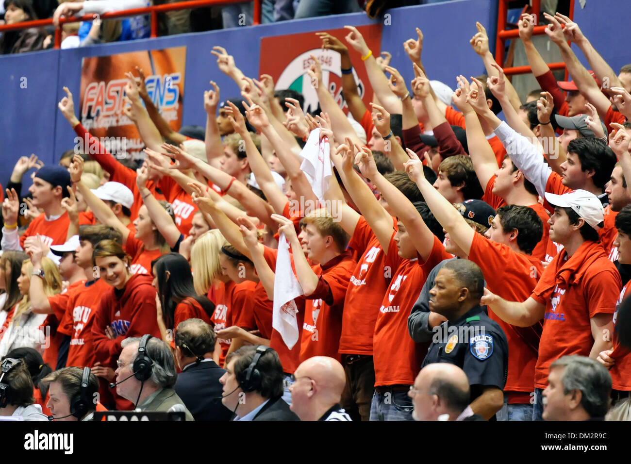 Fans cheer on as the Memphis Tigers take on the SMU Mustangs at Moody ...