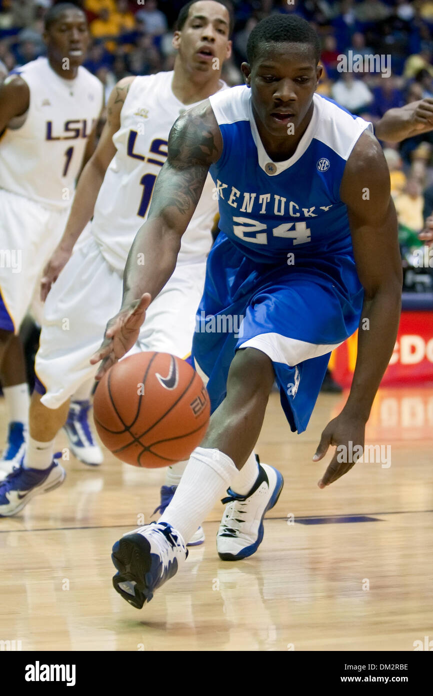 Kentucky at LSU; Kentucky guard Eric Bledsoe grabs for a loose ball ...