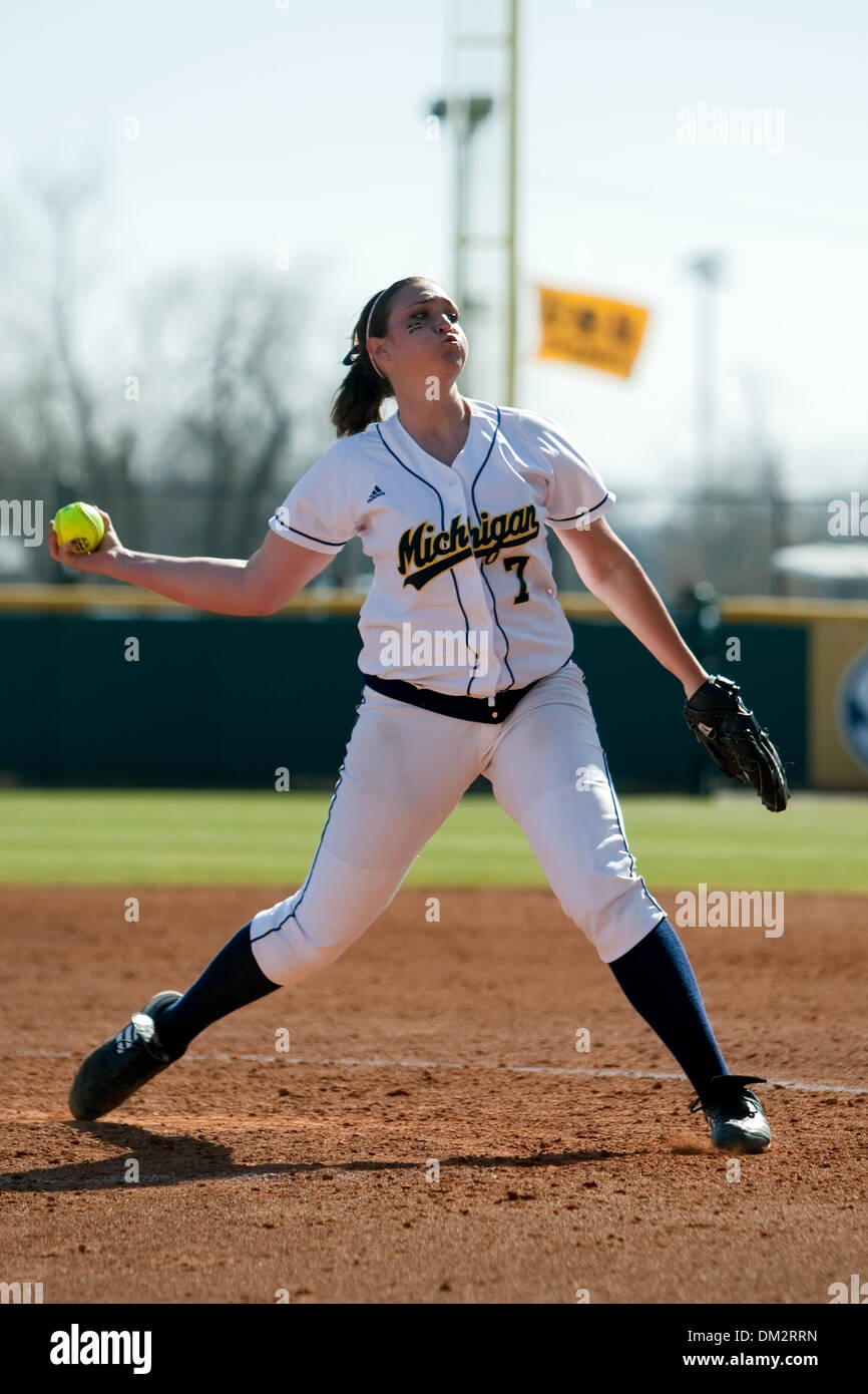 Michigan at LSU; Michigan pitcher Jordan Taylor throws a pitch during a ...