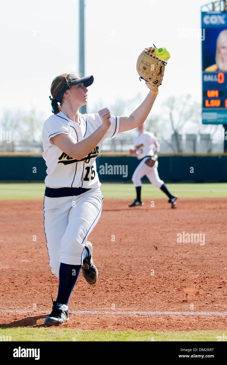 Third base line hi-res stock photography and images - Alamy