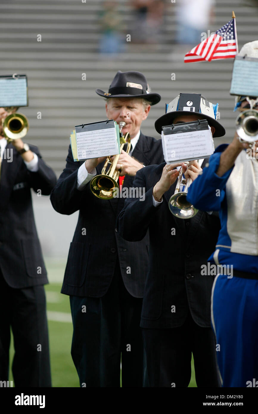 Pregame performance hi-res stock photography and images - Alamy