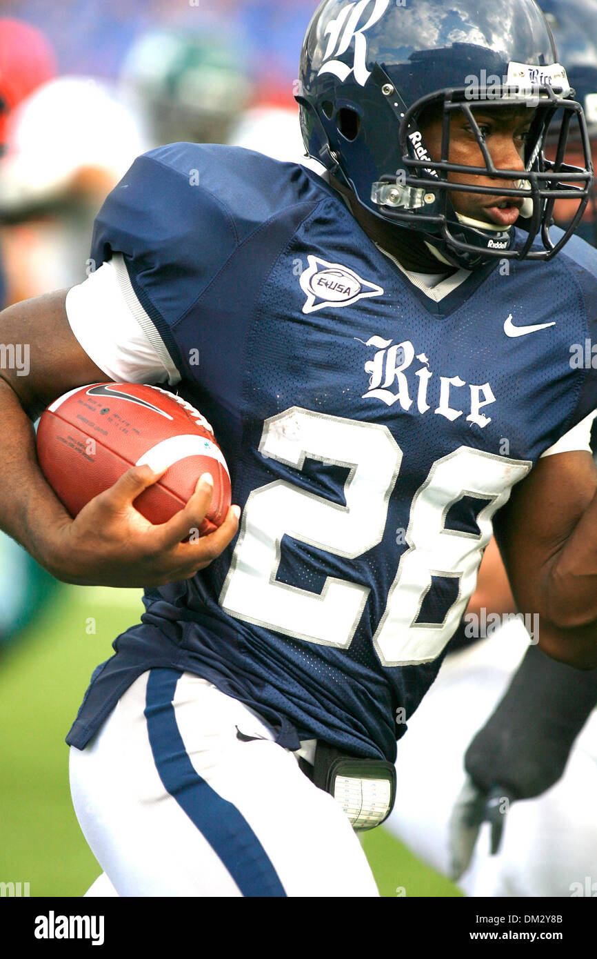 Running back with blocker hi-res stock photography and images - Alamy