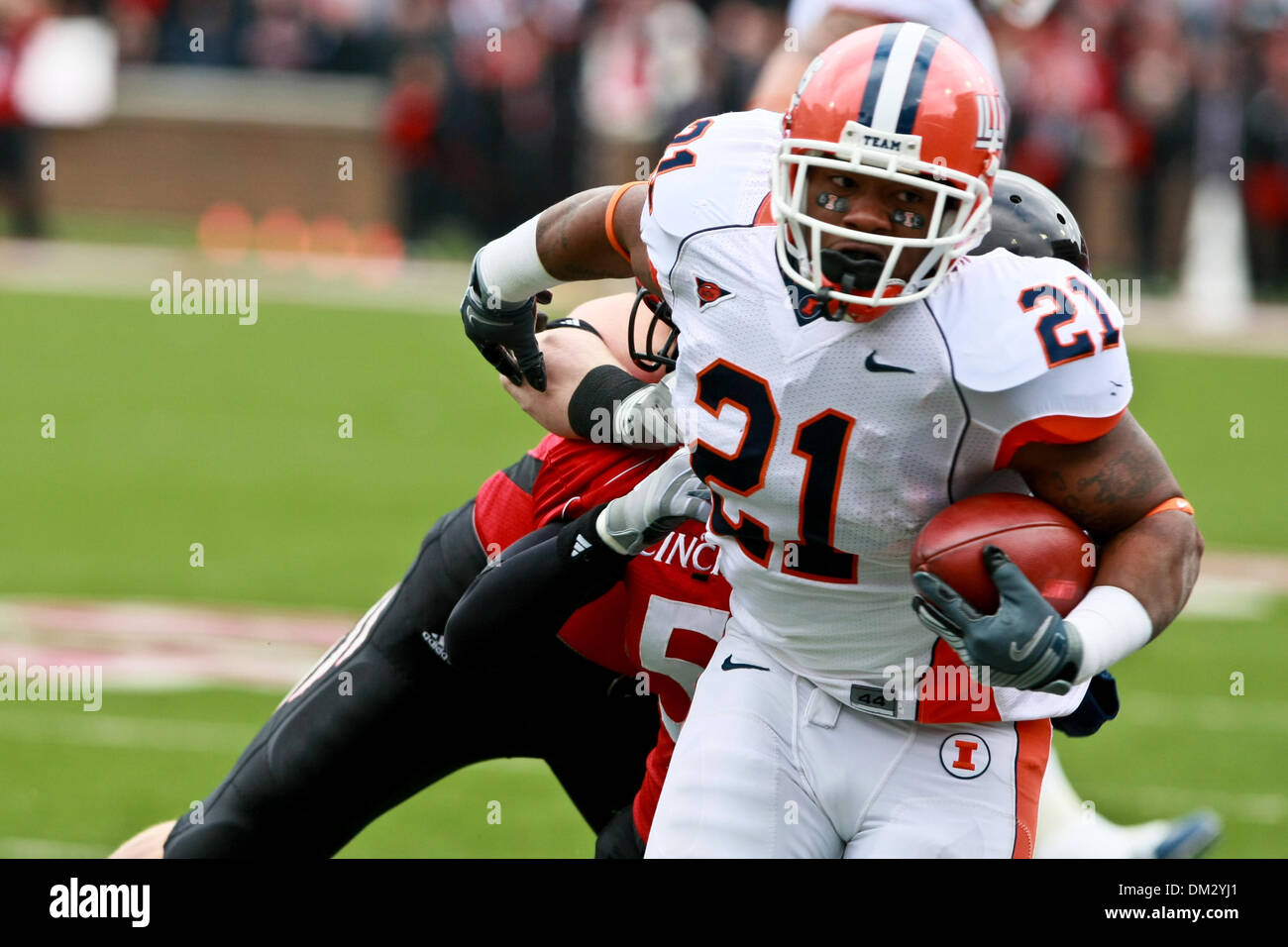 27 November 2009: Illinois running back Jason Ford #21 in first half ...
