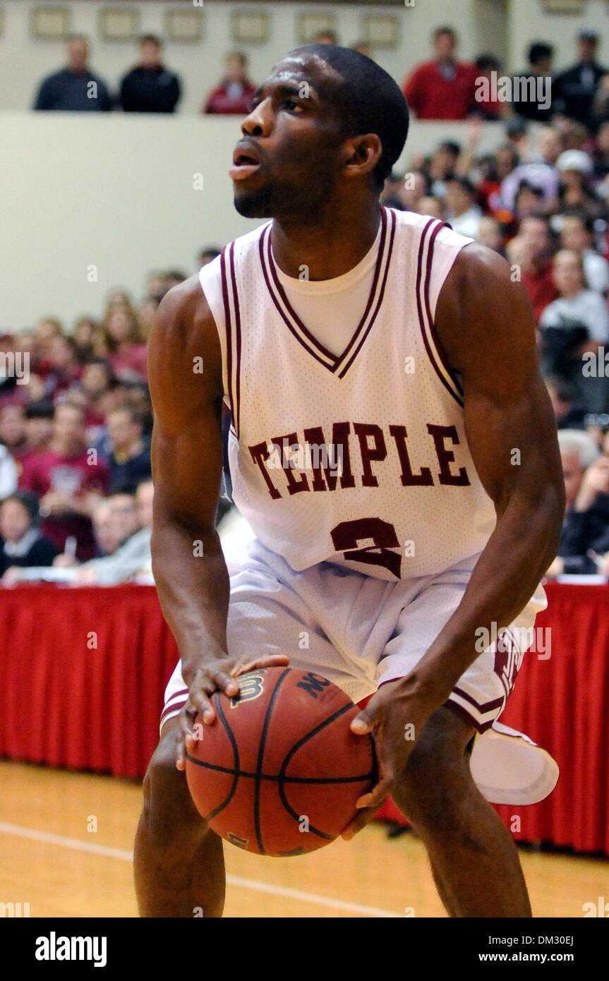 Temple guard Ryan Brooks #2 spots up to shoot. Temple ended up ...