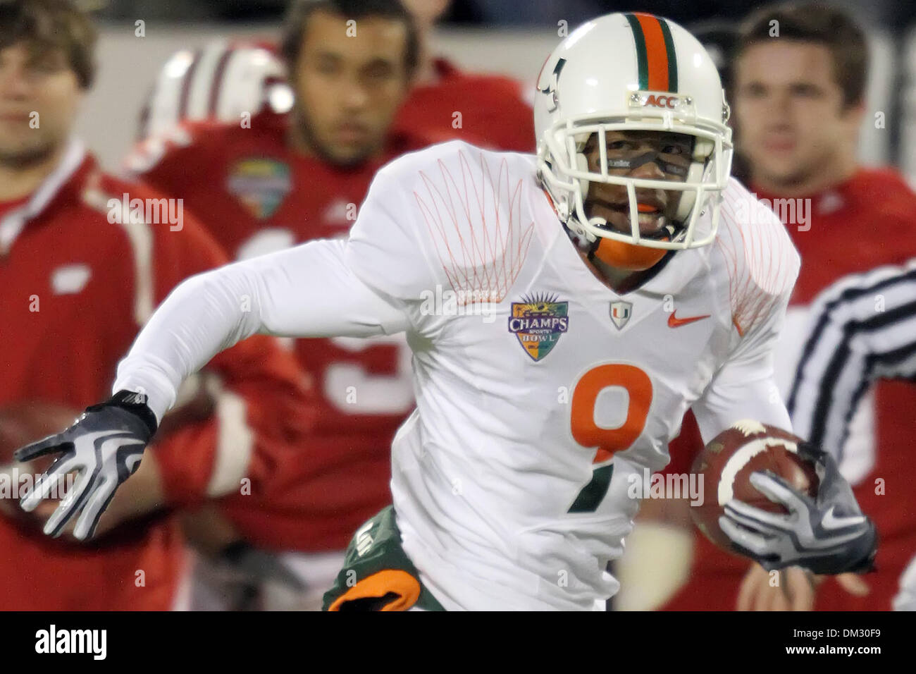 Miami (FL) Sam Shields (9) returns the opening kick off 86 yards during ...