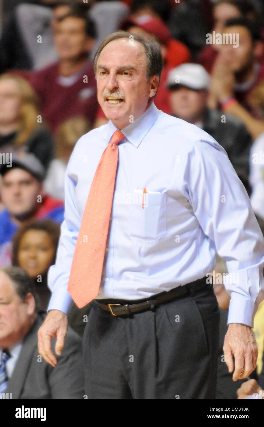 Temple coach Fran Dunphy yells instructions to his players Kansas won ...