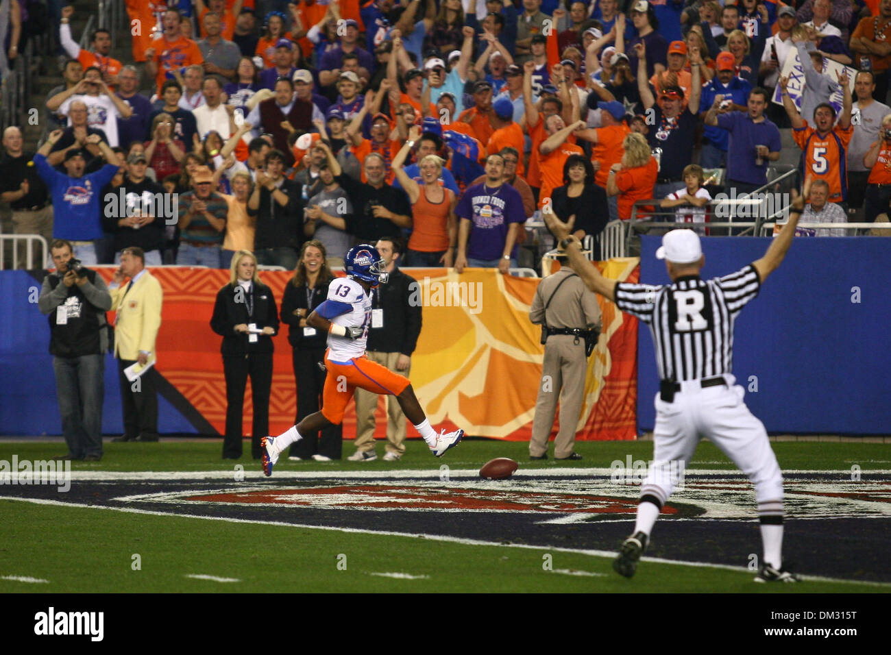 Boise State Broncos battle against the TCU Horned Frogs in the 39th ...