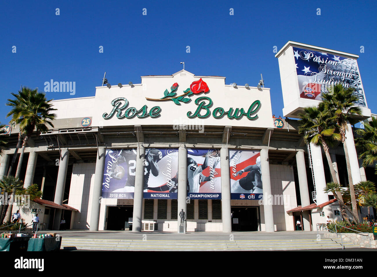 View of the Rose Bowl bowl prior to the 2010 BCS National Championship ...