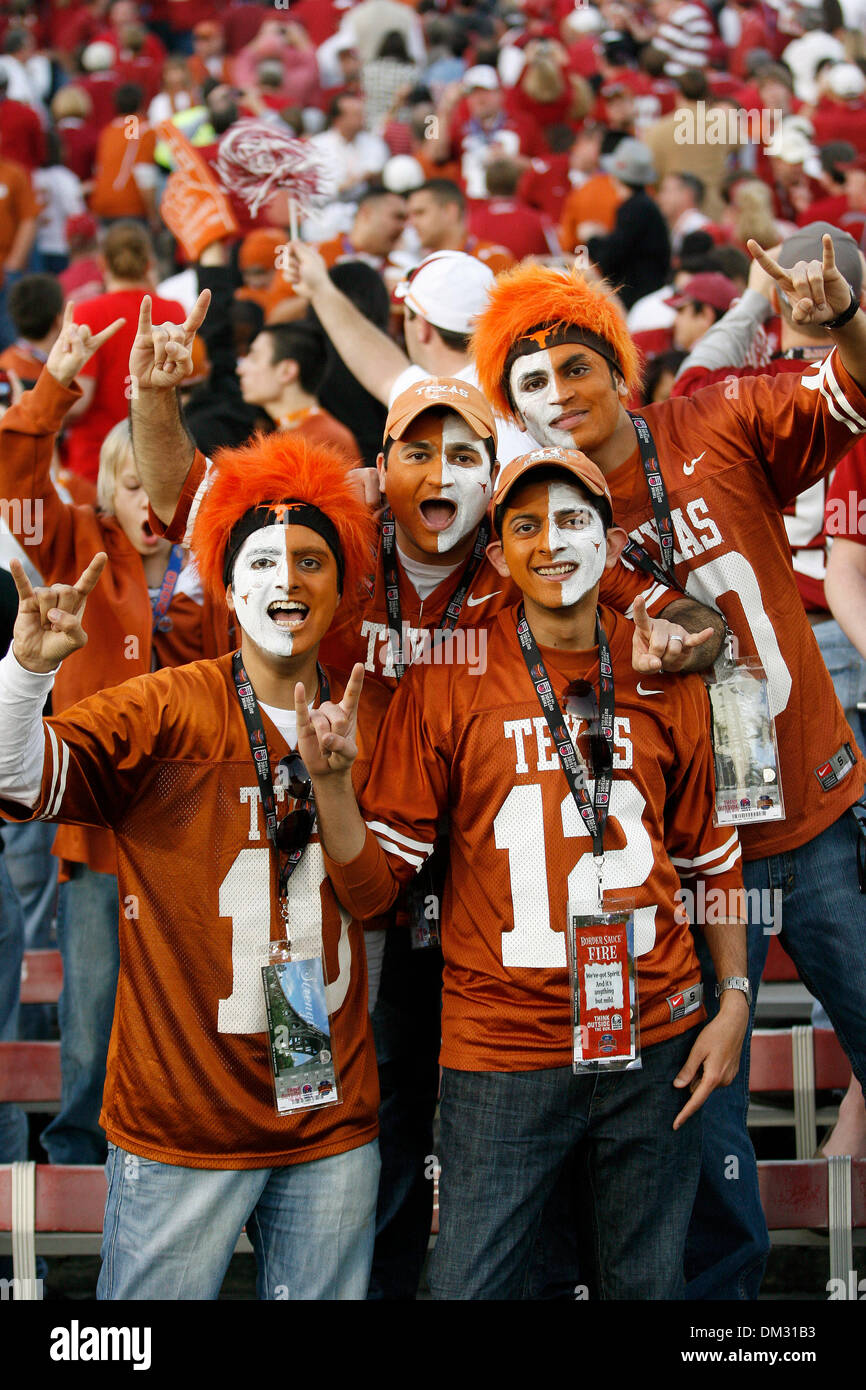 The Texas fans bring their burnt orange and wear it with gusto at the ...