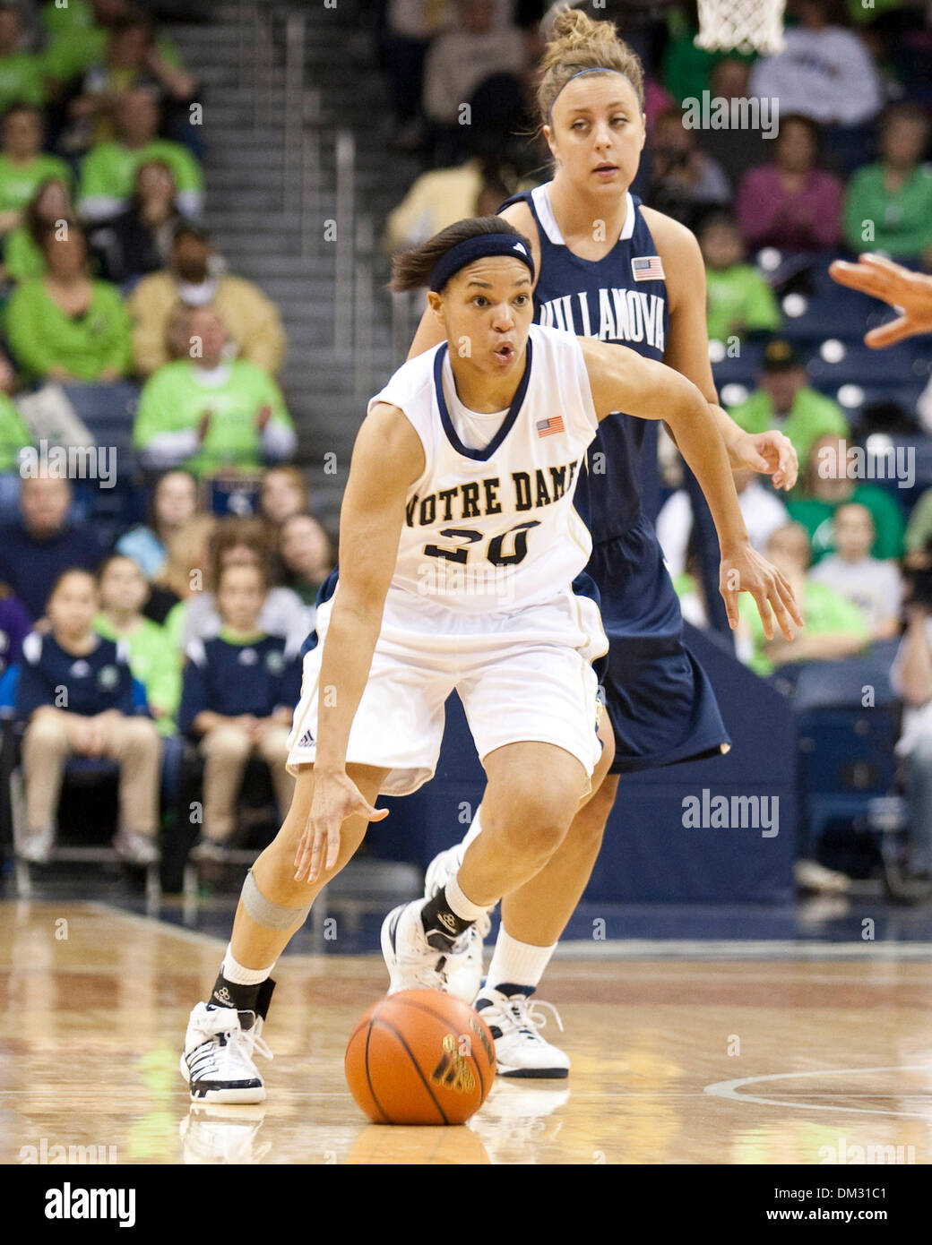 Notre Dame Guard Ashley Barlow (20) in game action between the Notre ...