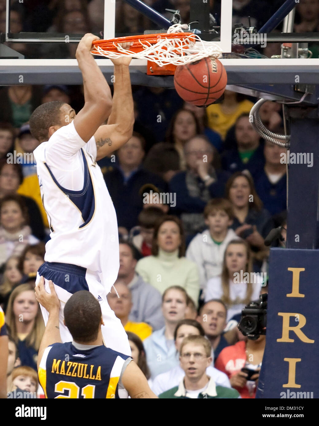 Notre Dame Forward Tyrone Nash (1) in game action between the Notre ...