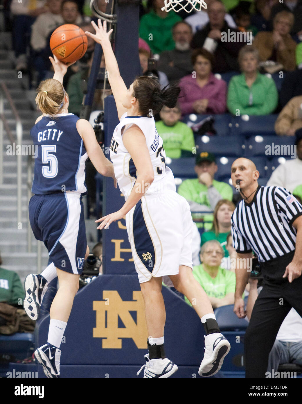 Villanova Guard Maria Getty (5) and Notre Dame Forward Becca Bruszewski ...