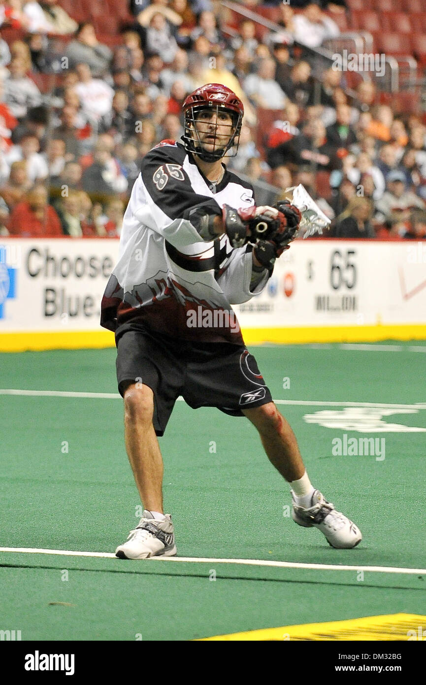 Colorado Mammoth Forward Jamie Shewchuk #85 looks to pass during game ...