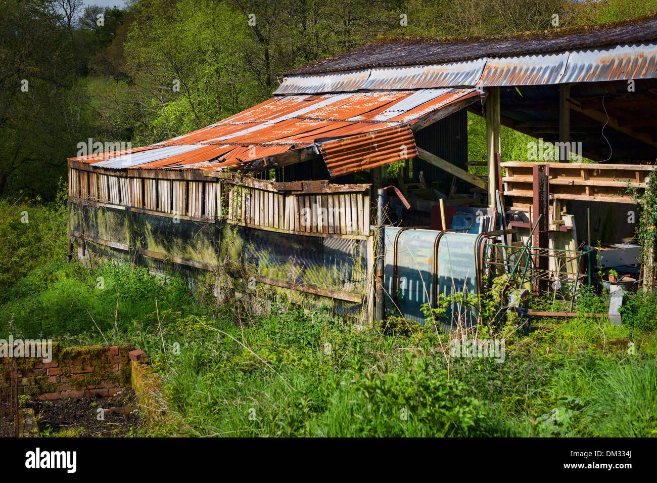 Old farm buildings uk hi-res stock photography and images - Alamy