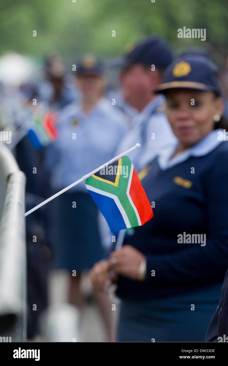 Members public during funeral hi-res stock photography and images - Alamy