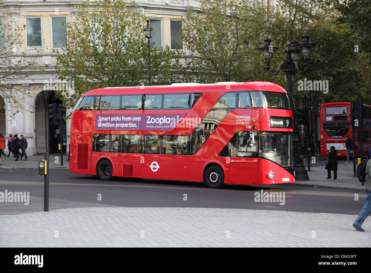 Green routemaster bus hi-res stock photography and images - Alamy