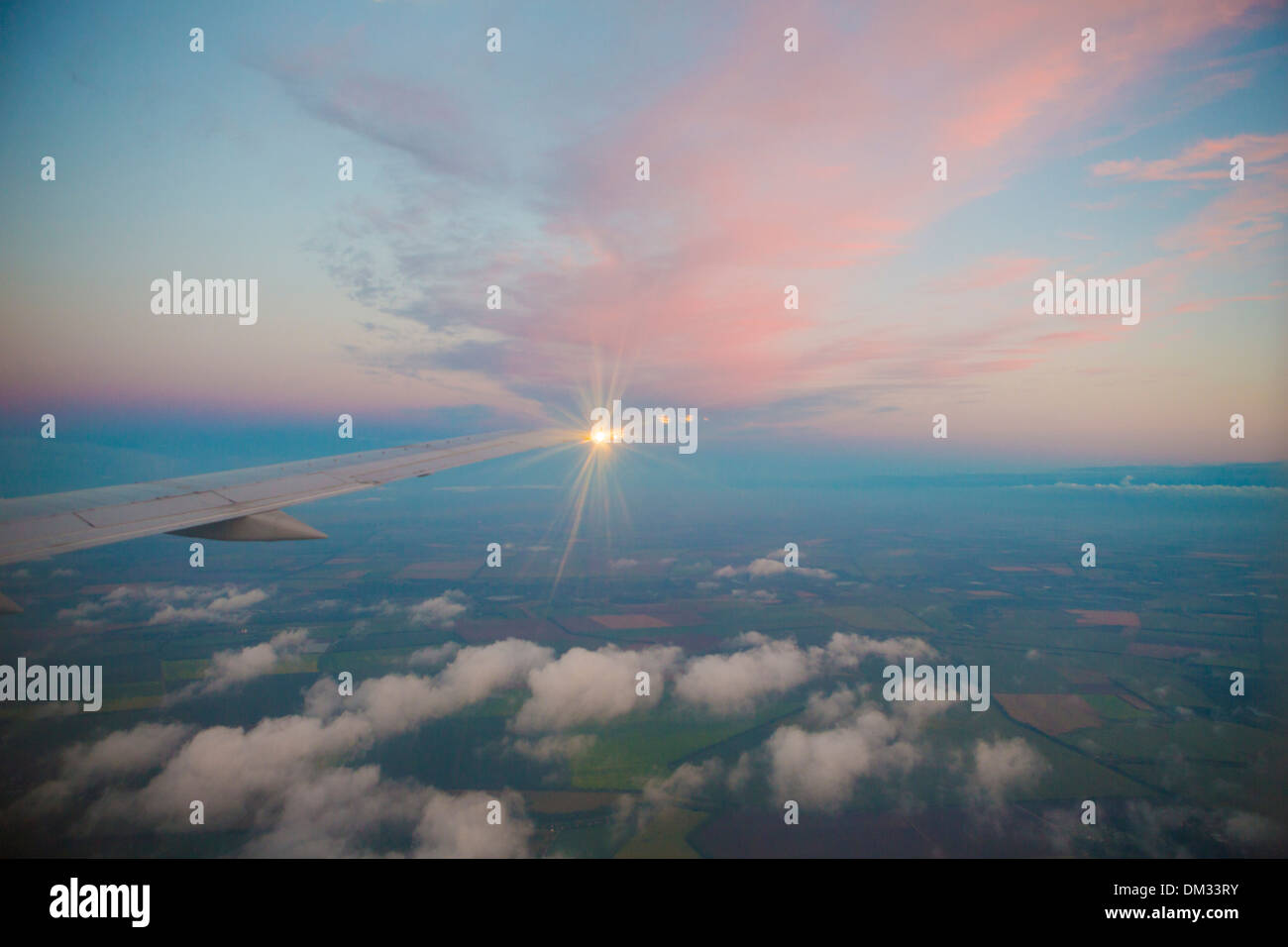 Airplane wing cloud hi-res stock photography and images - Alamy