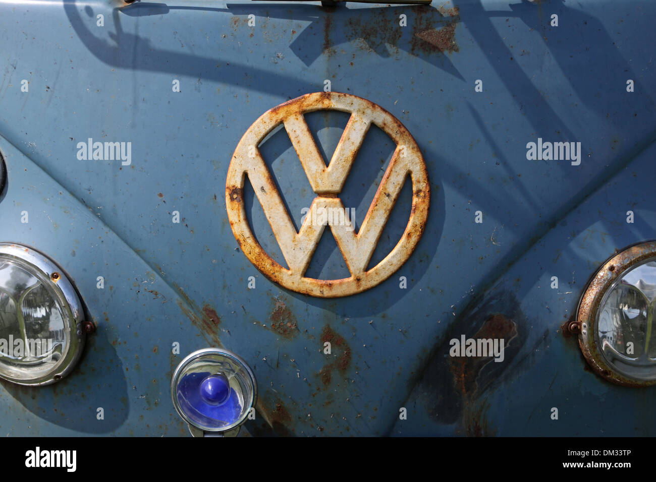 VW Volkswagen badge on vehicle Stock Photo - Alamy