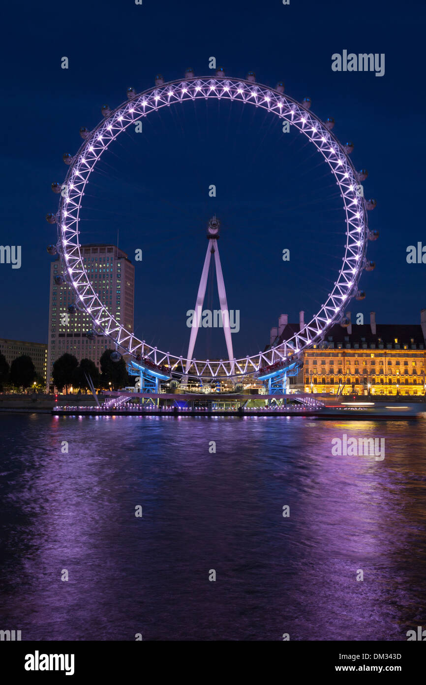 Night view of london eye hi-res stock photography and images - Alamy