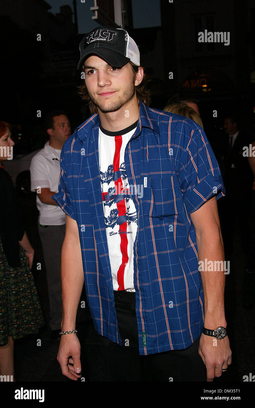 May 13, 2002 - Los Angeles, CALIFORNIA - CQ LOS ANGELES PREMIERE.AT THE ...