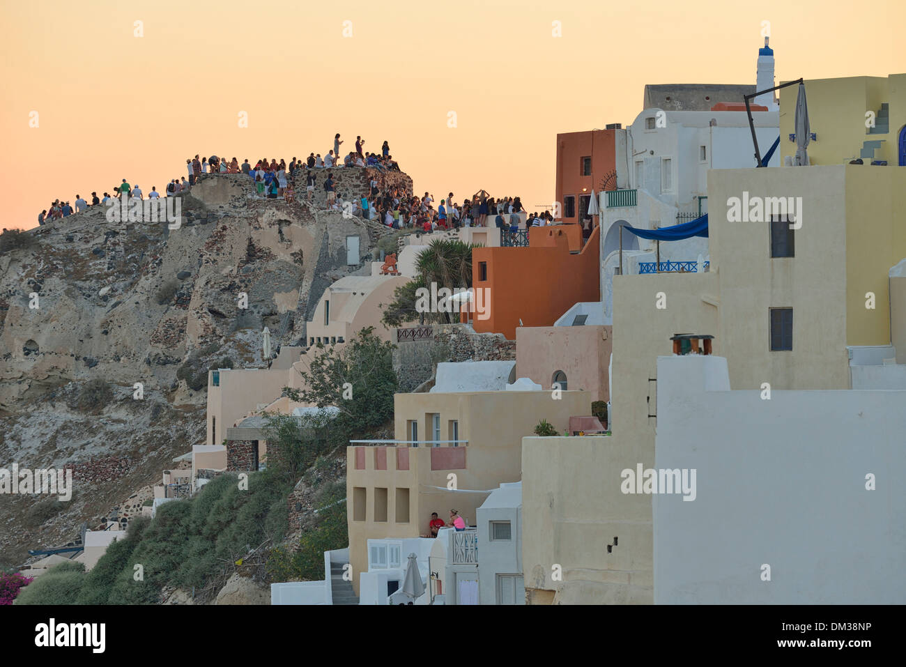 Oia sunset crowd santorini hi-res stock photography and images - Alamy