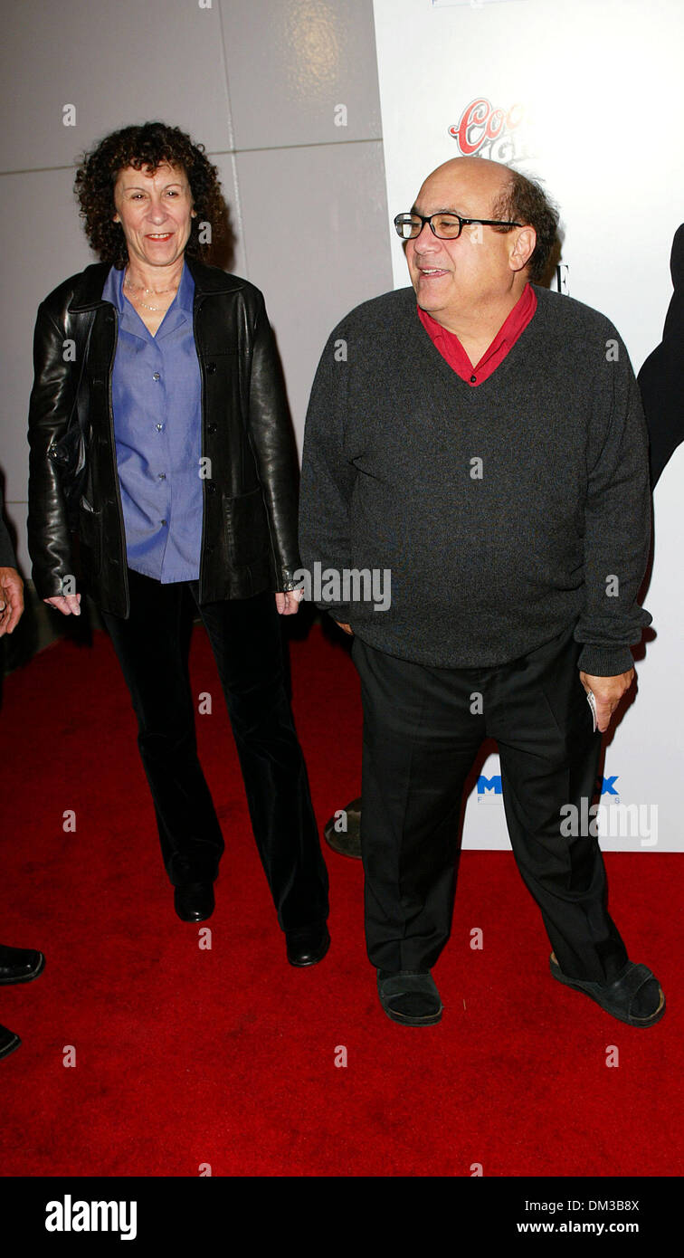 Oct. 14, 2002 - Los Angeles, CALIFORNIA - DANNY DEVITO AND WIFE RHEA ...