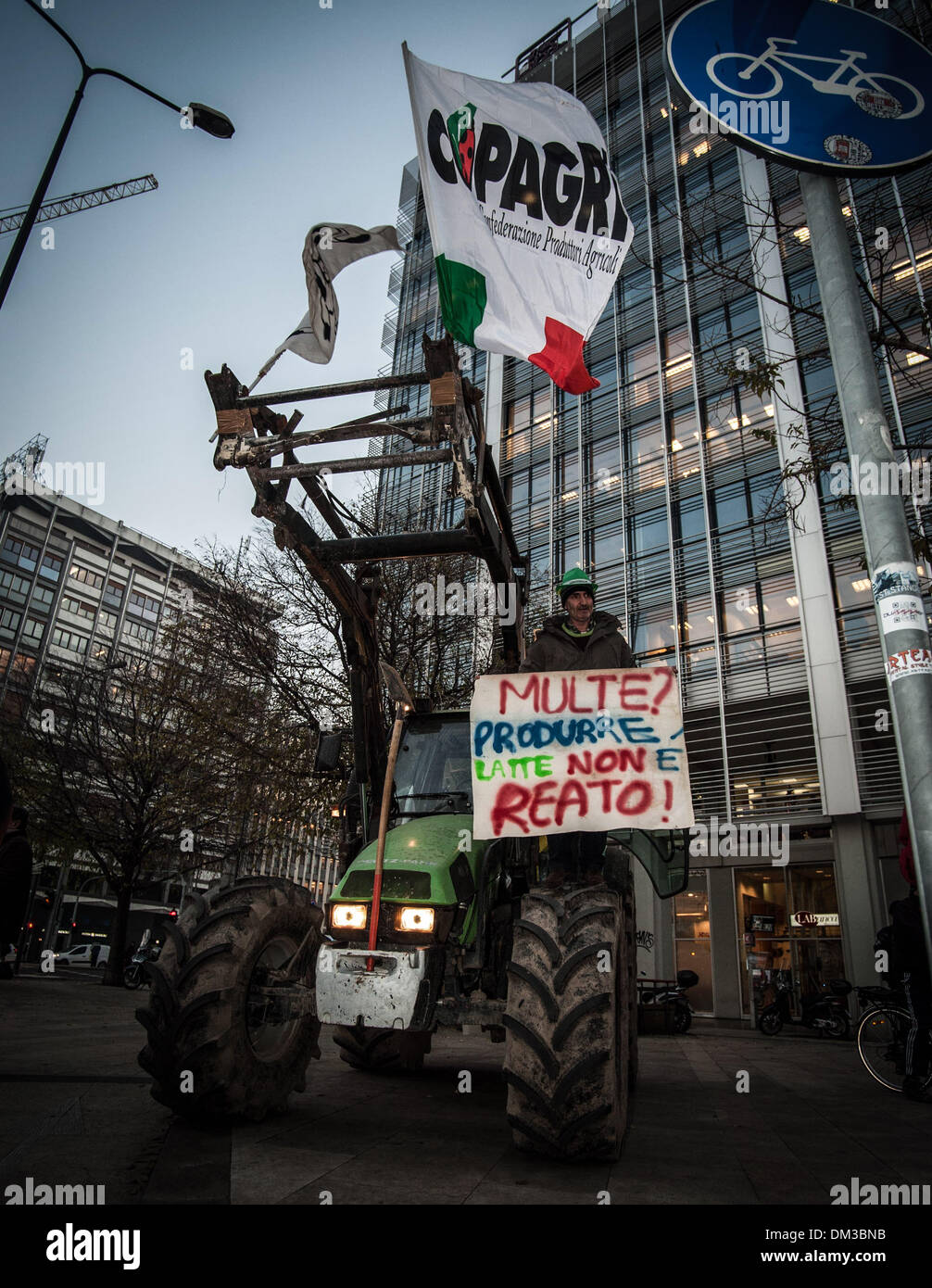 Pitchforks movement hi-res stock photography and images - Alamy