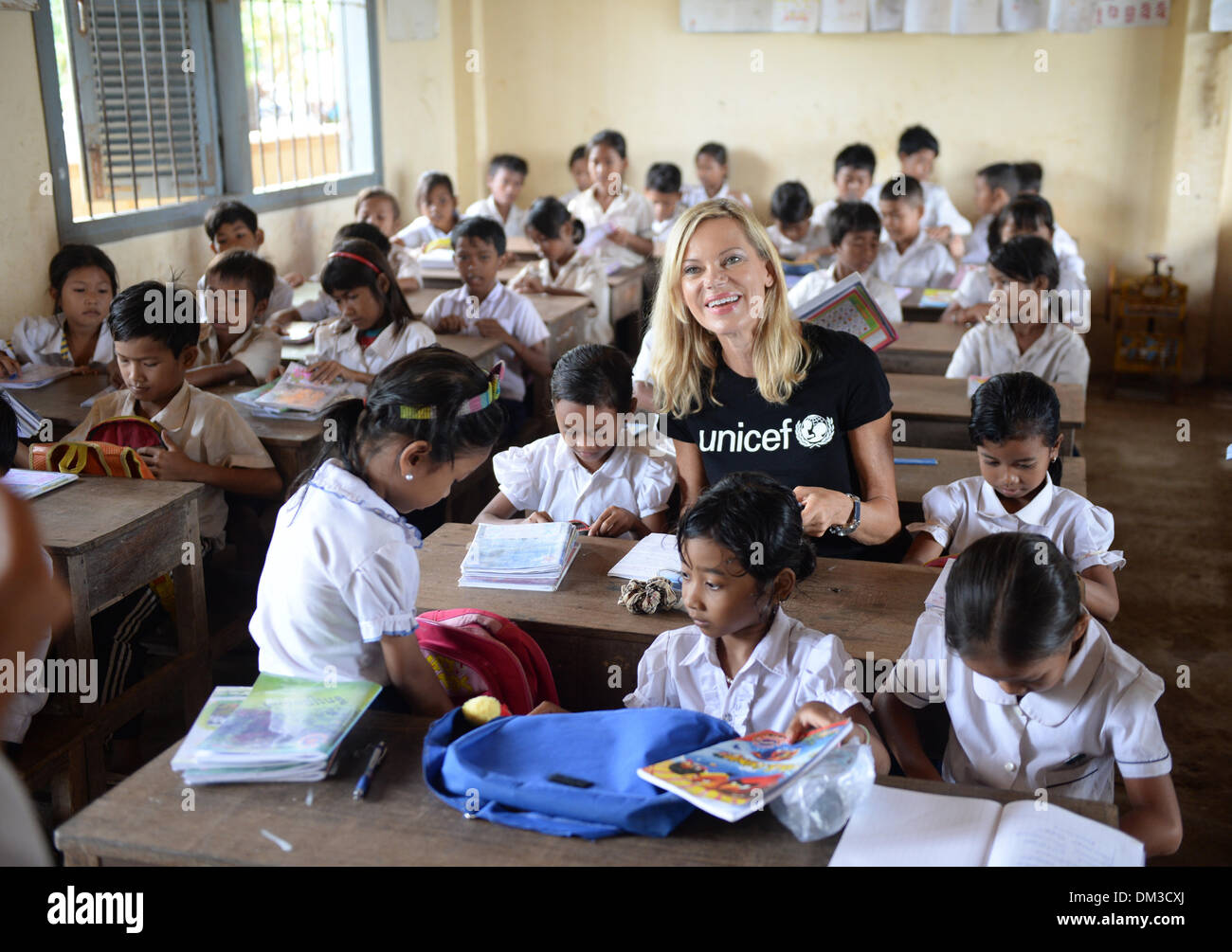 School system in cambodia hi-res stock photography and images - Alamy