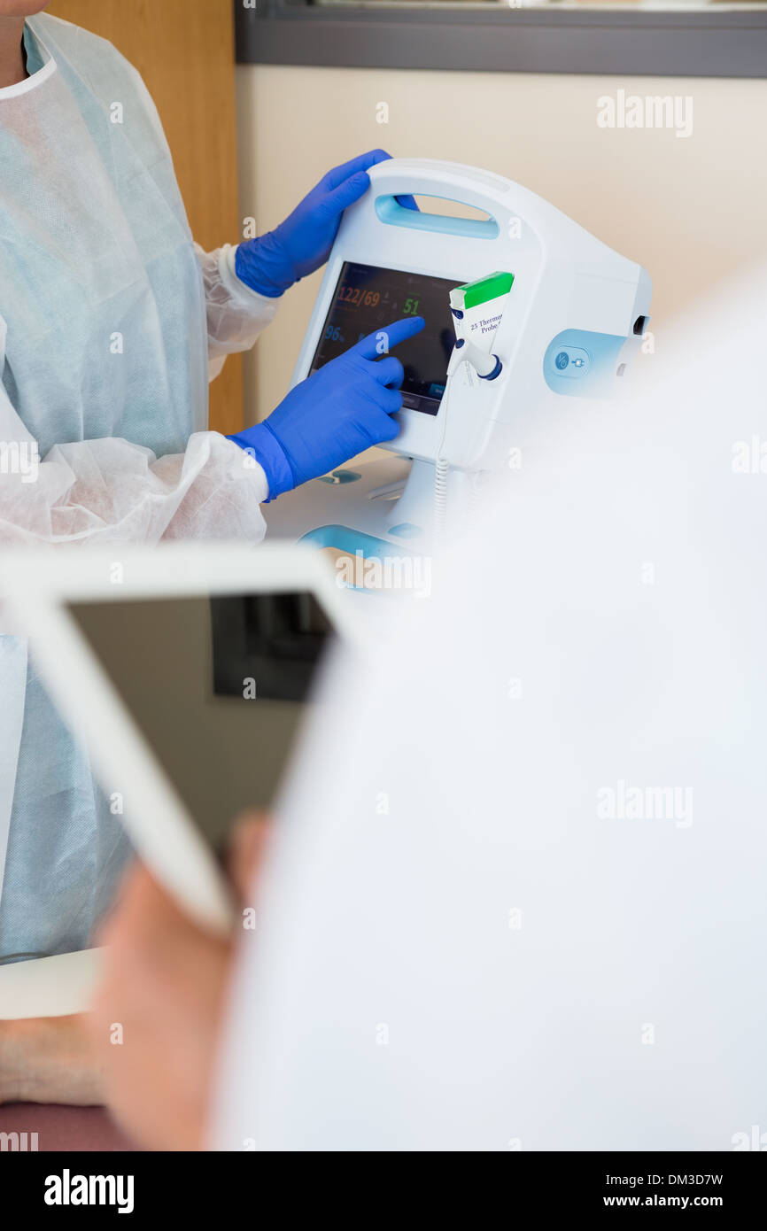 Heart rate chart men women hi-res stock photography and images - Alamy