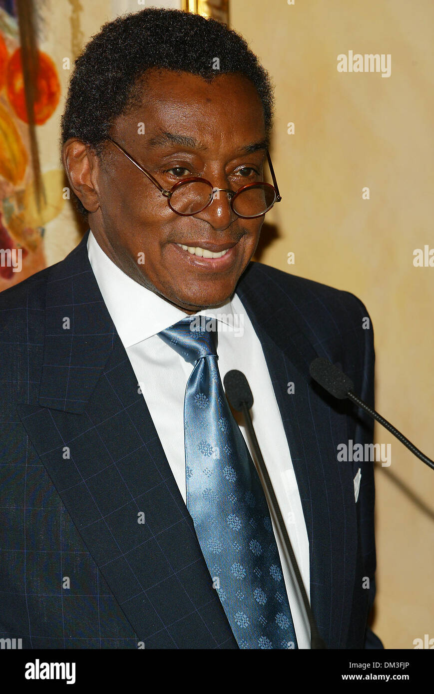 July 23, 2002 - Beverly Hills, CALIFORNIA - 2002 LADY OF SOUL ...