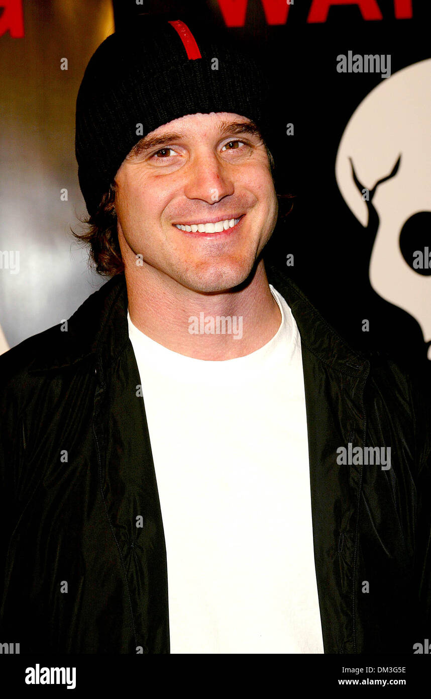 Jackass movie 2002 hi-res stock photography and images - Alamy