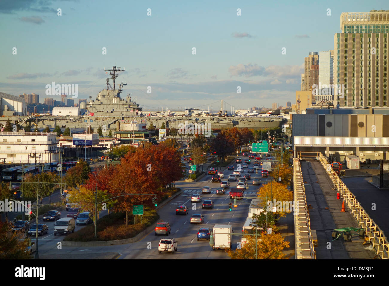 Hudson river water west side highway hi-res stock photography and ...