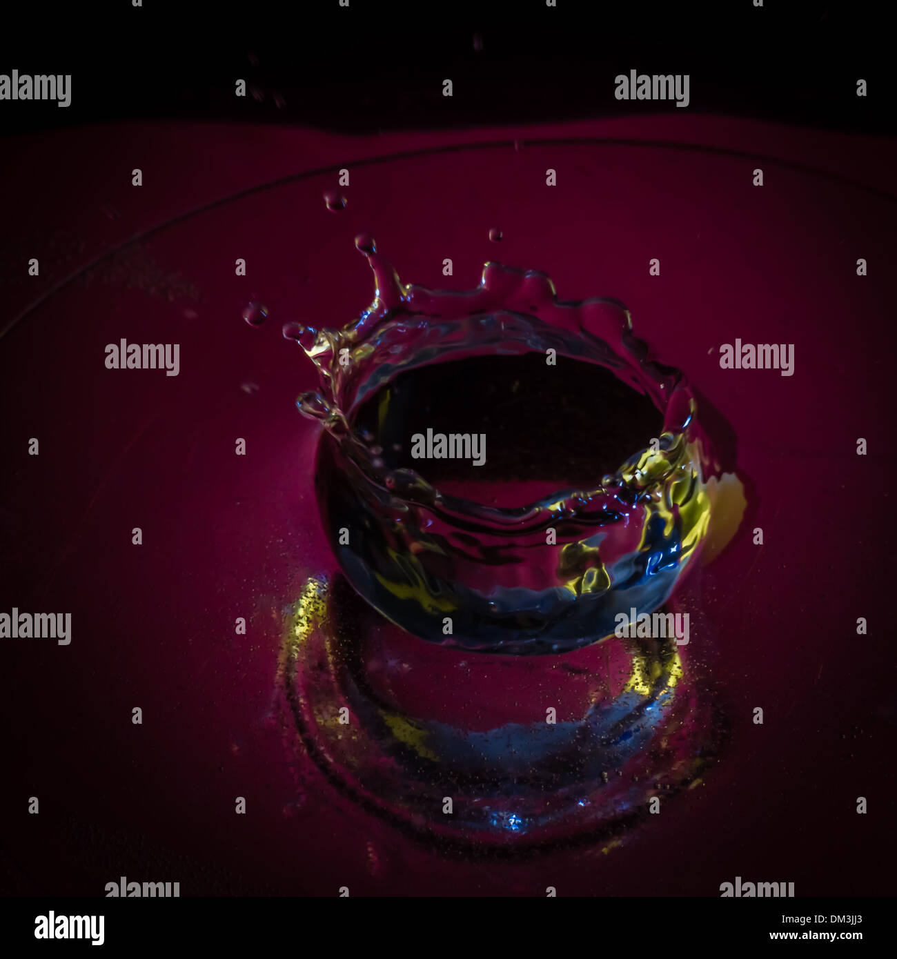 Crown water splash hi-res stock photography and images - Alamy
