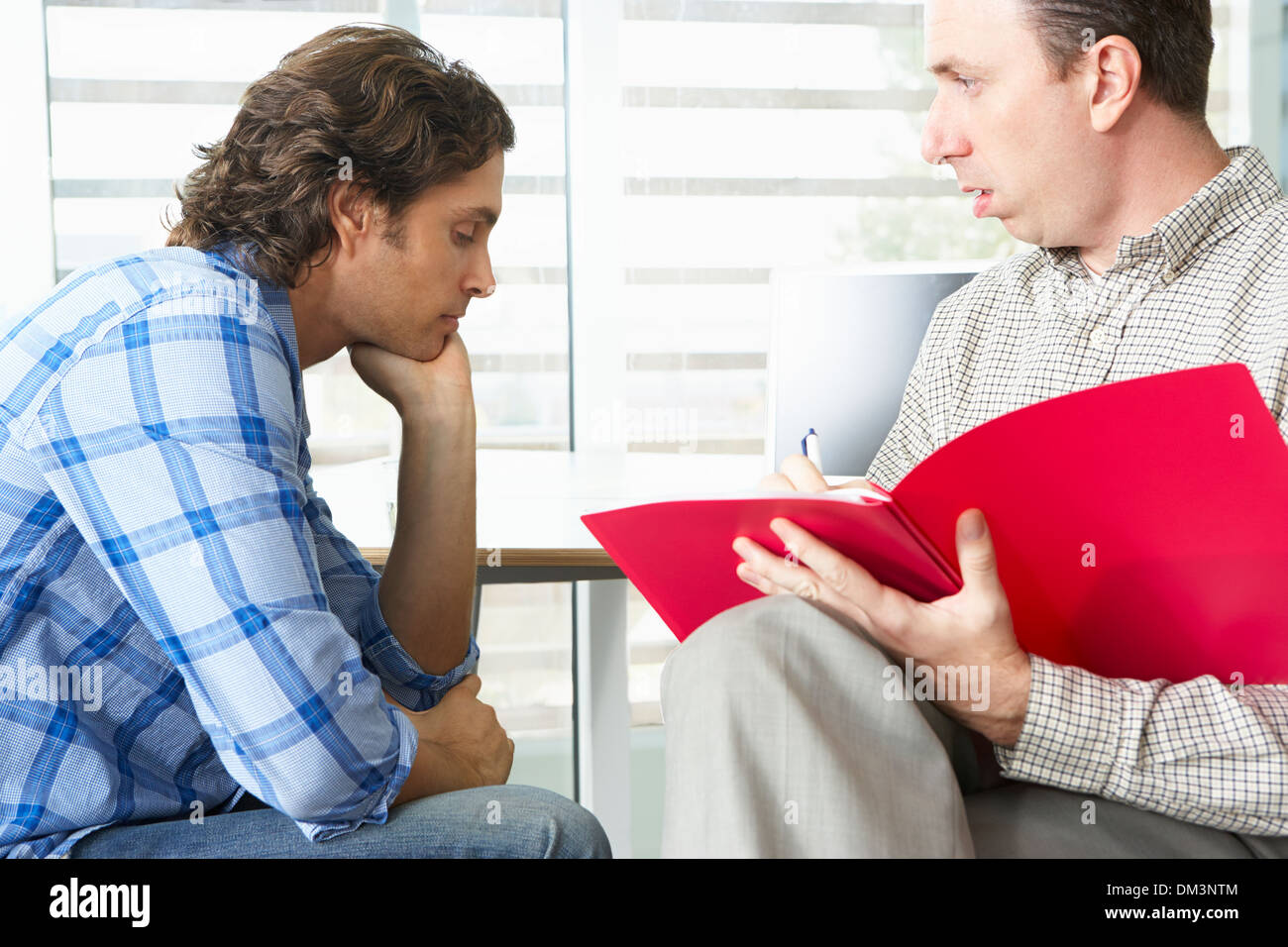 Therapy session hi-res stock photography and images - Alamy