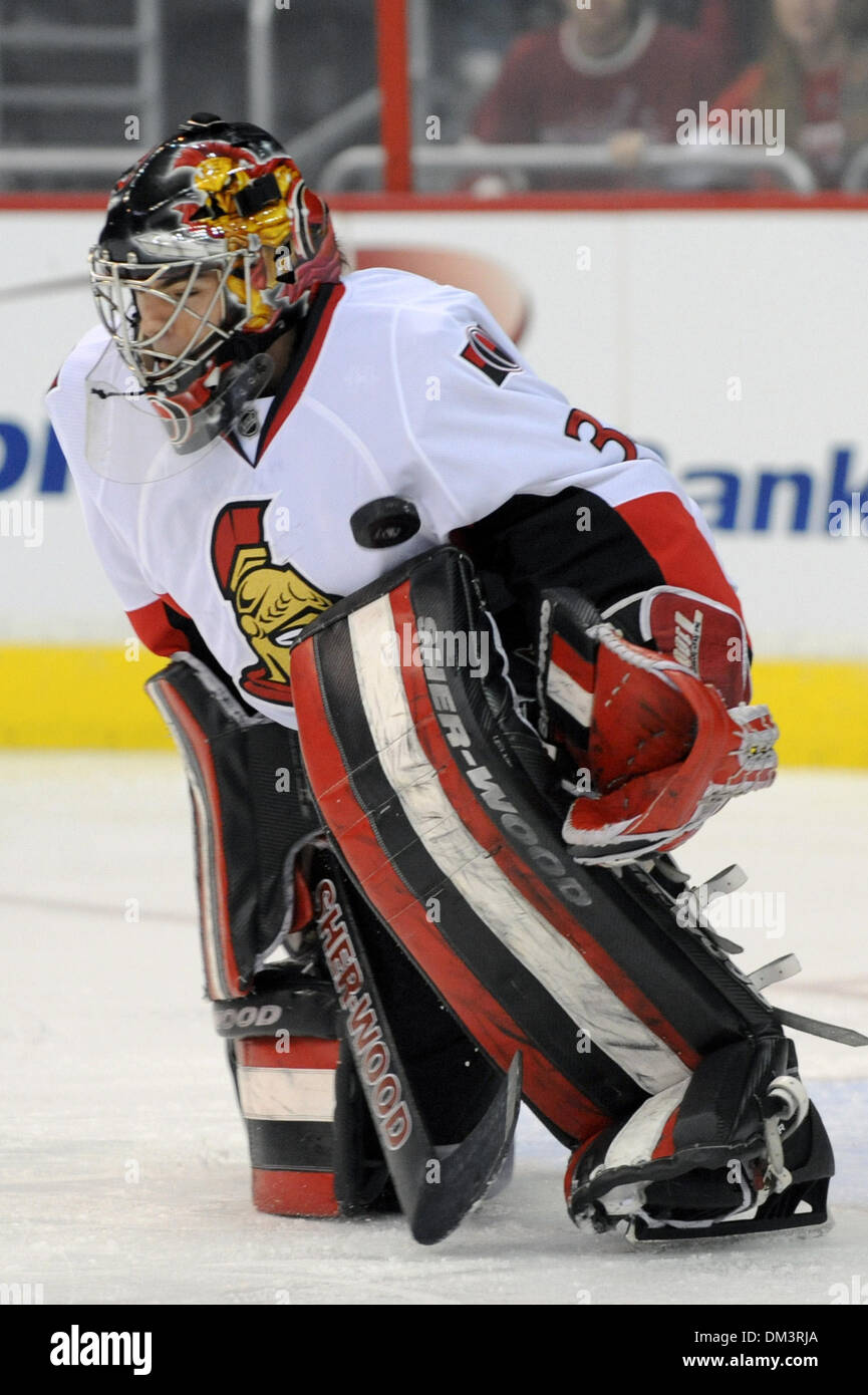 Ottawa senators goalie pascal leclaire hi-res stock photography and ...