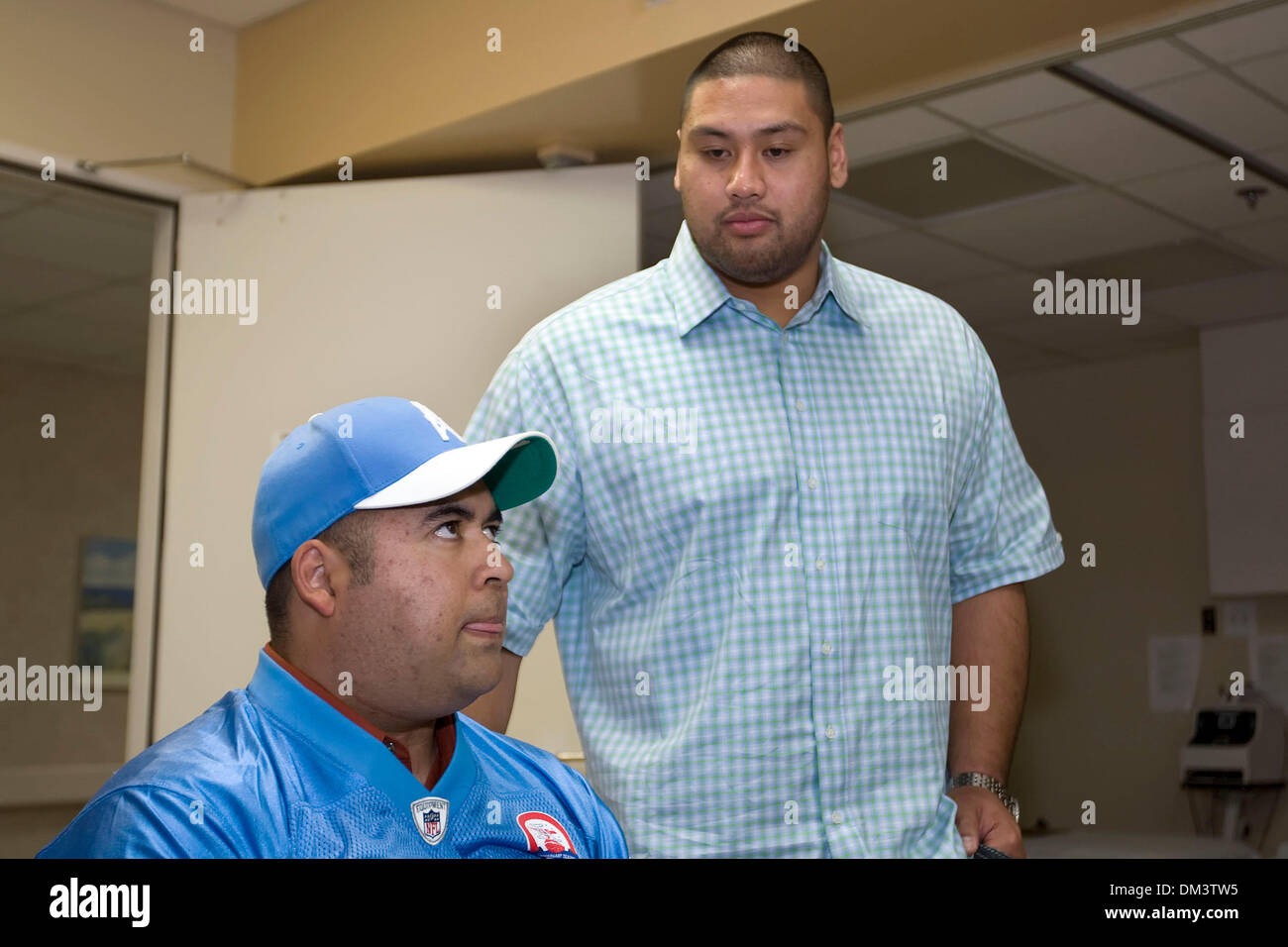 Tennessee Titans offensive lineman Eugene Amano, who grew up in San ...