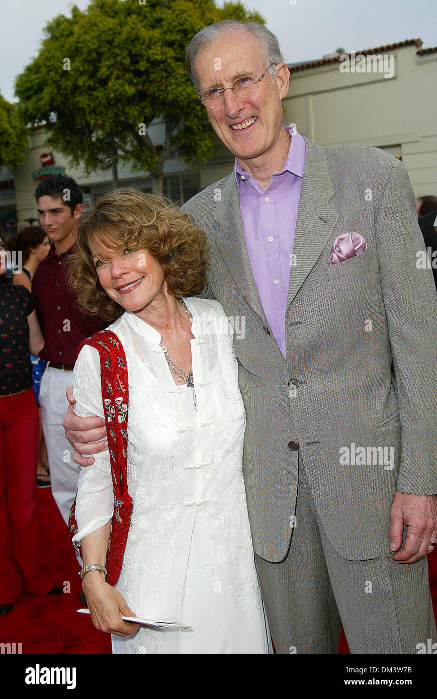 Julie cobb and james cromwell hi-res stock photography and images - Alamy