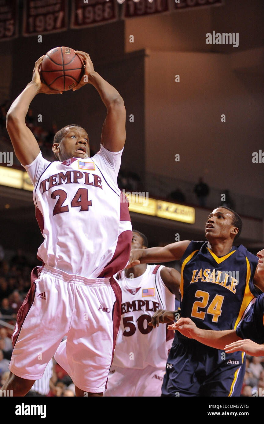 Temple forward Lavoy Allen #24 comes down with the rebound while La ...