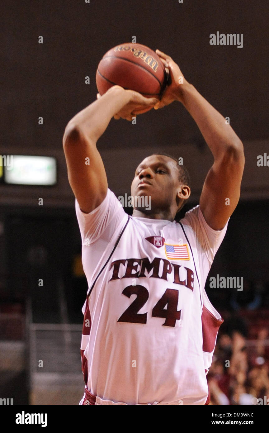 Temple forward Lavoy Allen #24 at the line for a one and one Temple ...