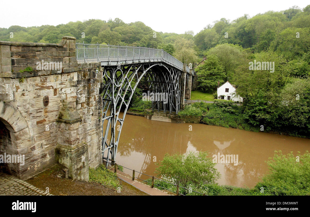 General view of the famous Iron bridge at Ironbridge, Coalbrookdale in ...