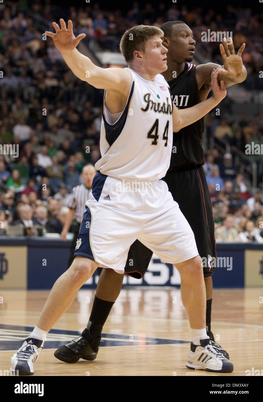 Notre Dame Forward Luke Harangody (44) gets into position in second ...