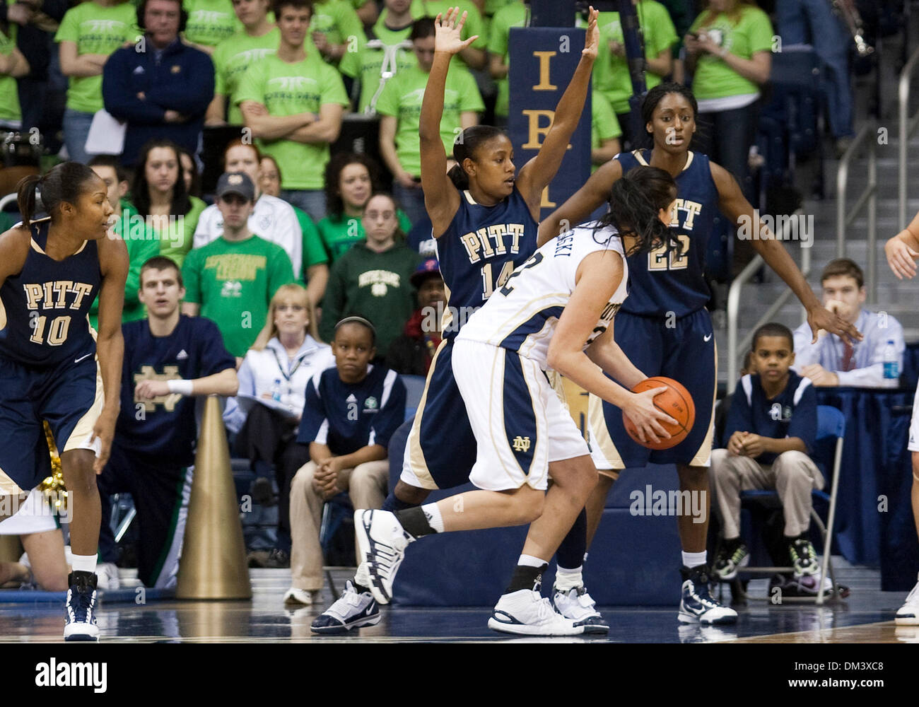 Notre dame forward becca bruszewski hi-res stock photography and images ...