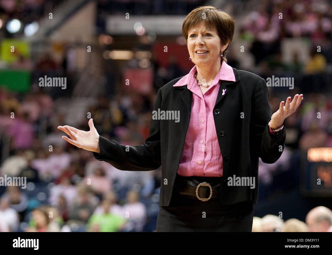 Notre Dame Head Coach Muffet McGraw during game action between the ...