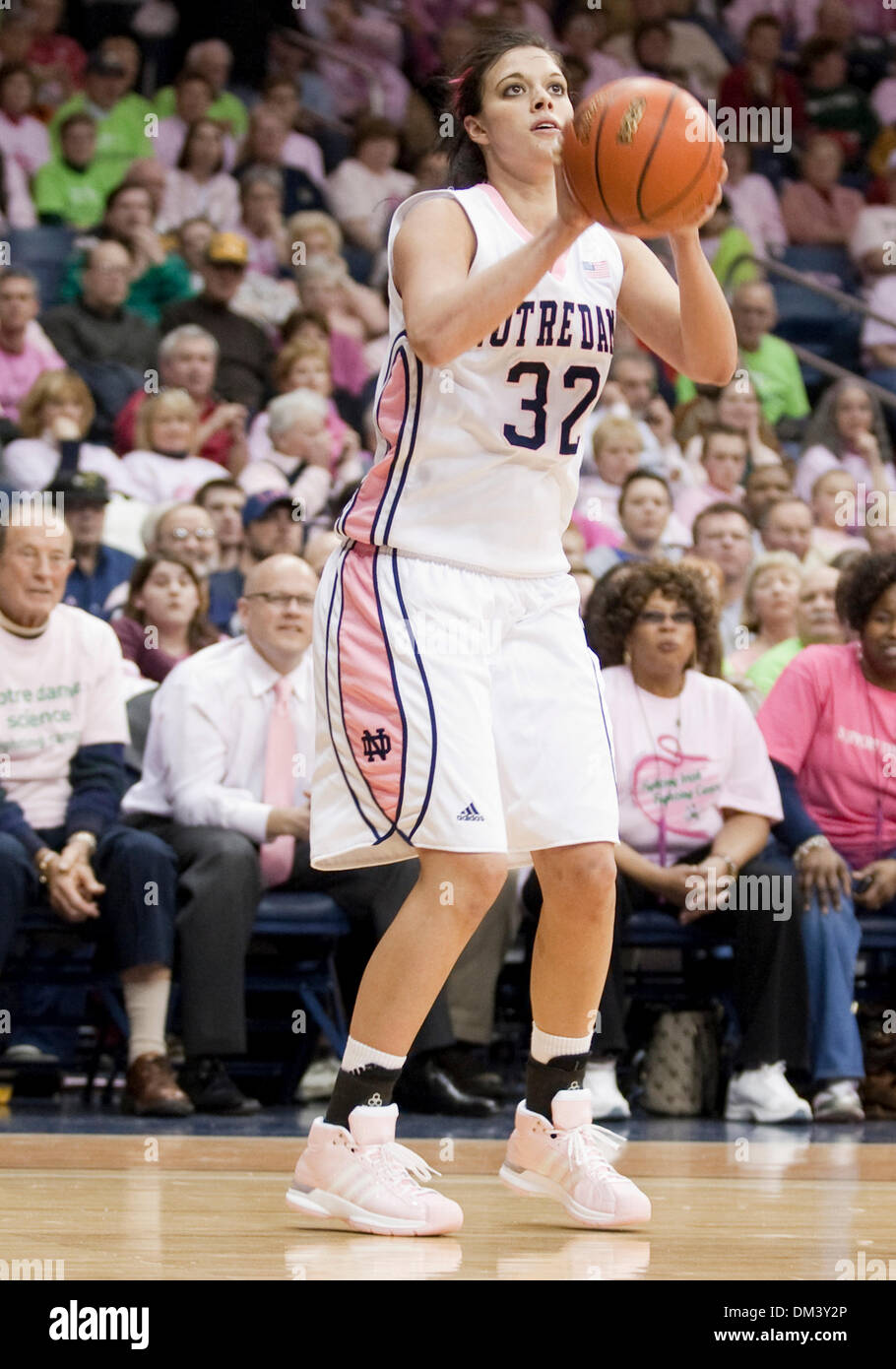 Notre dame forward becca bruszewski hi-res stock photography and images ...